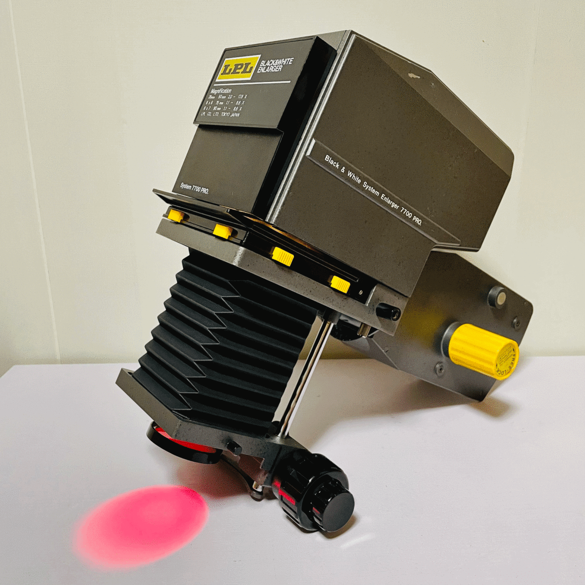 LPL 7700 PRO 写真 引き伸ばし機 6x7cm ENLARGER + Universal Negative Carrier 3231-20 通電OK み Energization ...