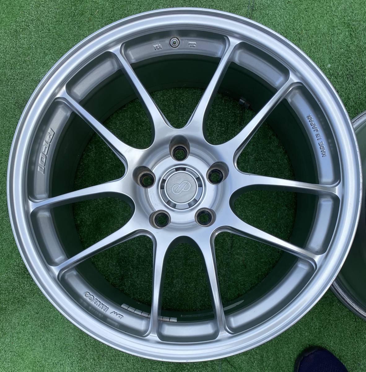 Yahoo!オークション - ENKEI エンケイ PF01 18インチ 9J (2本) オフセ...