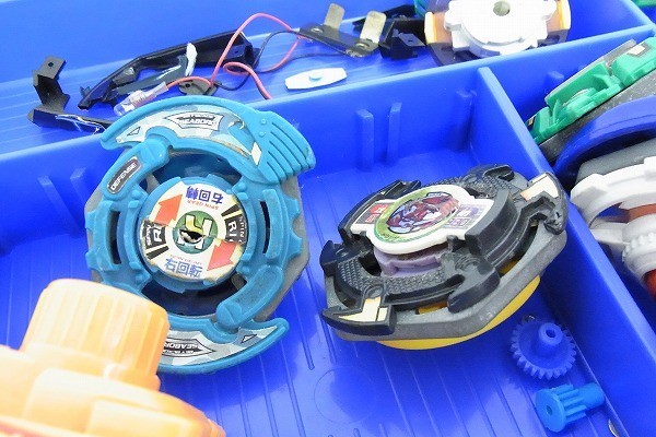 ヤフオク! - H067-S23-349 ミニ四駆 ベイブレード まとめ セ...
