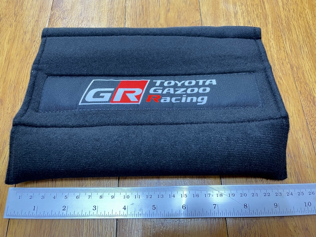 Yahoo!オークション - TOYOTA GR シートベルトパッド 2個入り ブラッ...