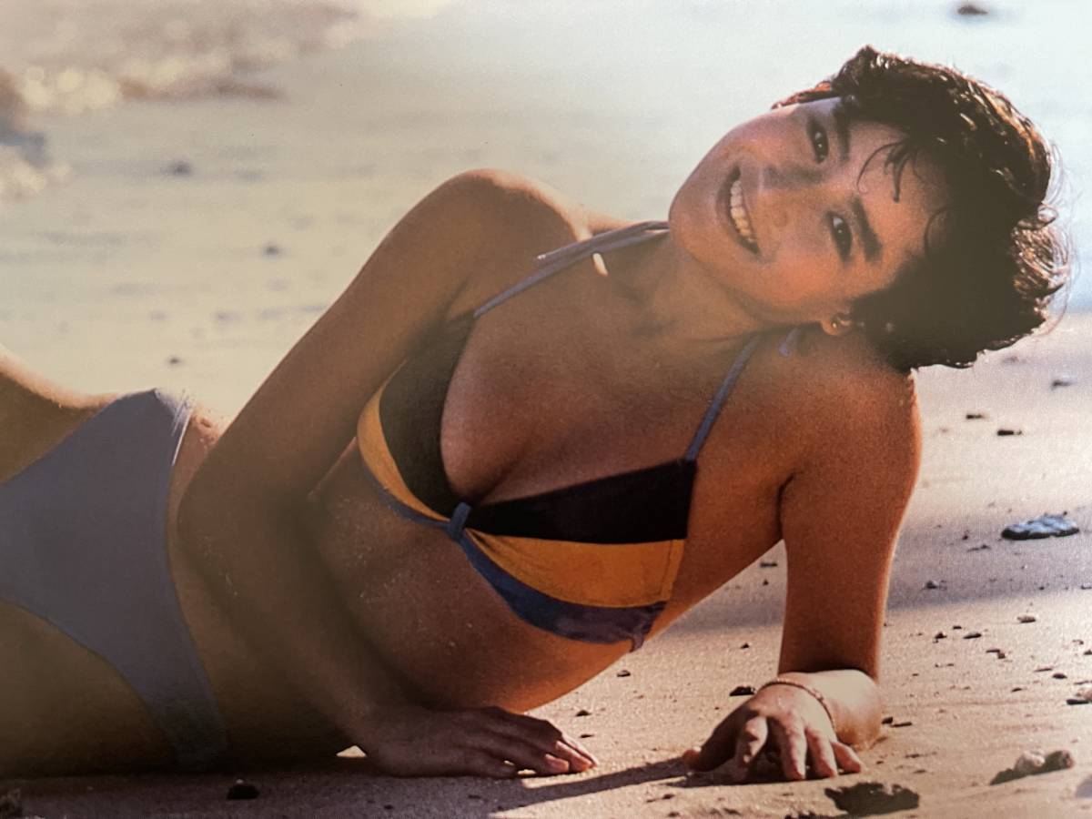 お宝 岡田有希子 ハイレグ水着グラビア 13p 切り抜きタレント|売買されたオークション情報、yahooの商品情報をアーカイブ公開 オークファン()