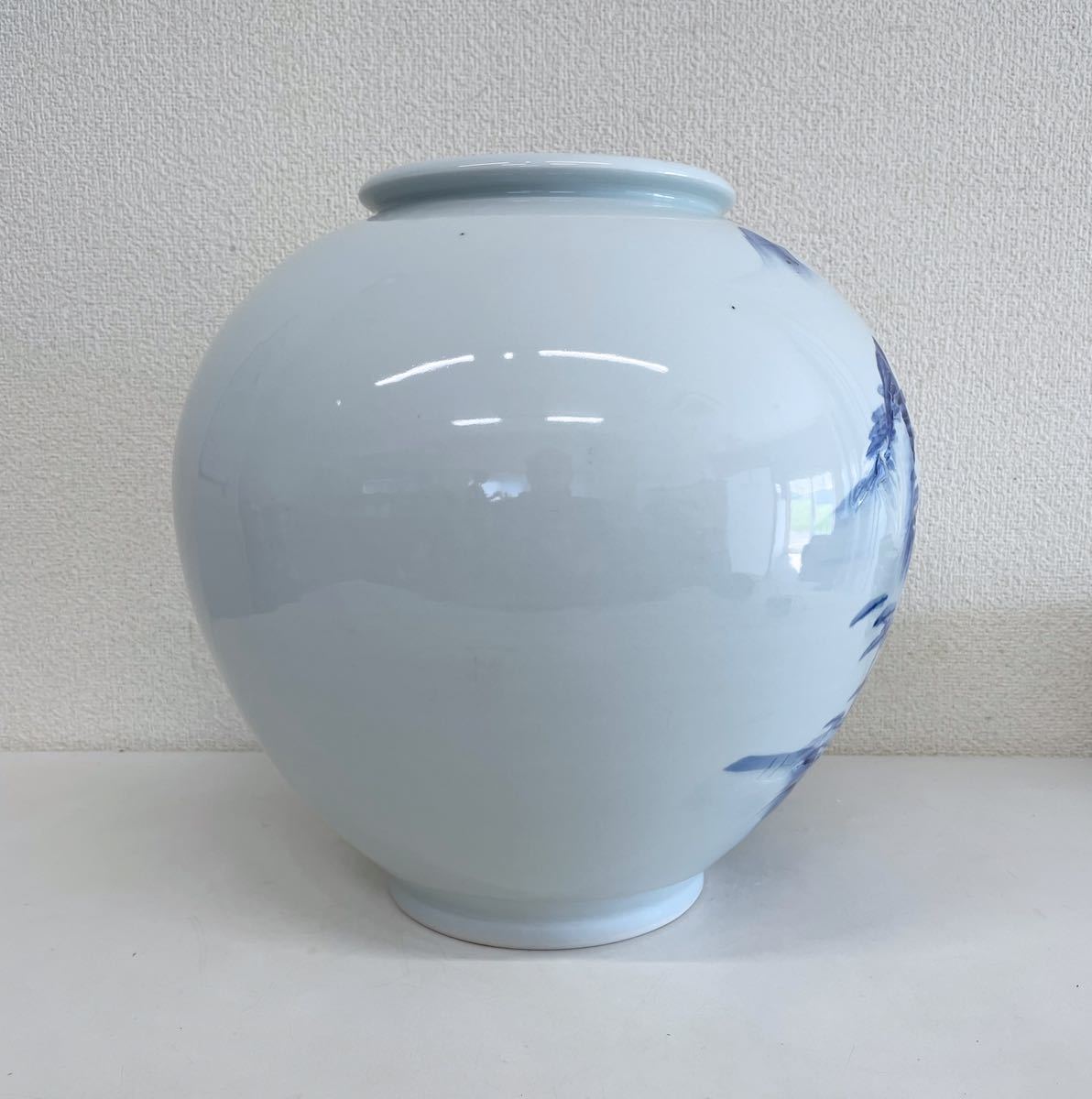 KTH-067 有田焼 東白造 染付 浮彫 山水風景図 花生 花瓶 壺(染付)｜売買されたオークション情報、yahooの商品情報をアーカイブ公開 - オークファン（aucfan.com）