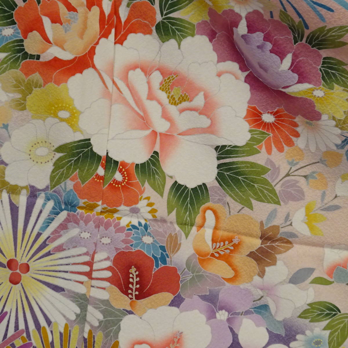 新品・未仕立て・正絹☆本場京加賀友禅振袖☆ピンク色地に花柄 新品・未仕立て・正絹☆本場京加賀友禅振袖☆ピンク色地に花柄