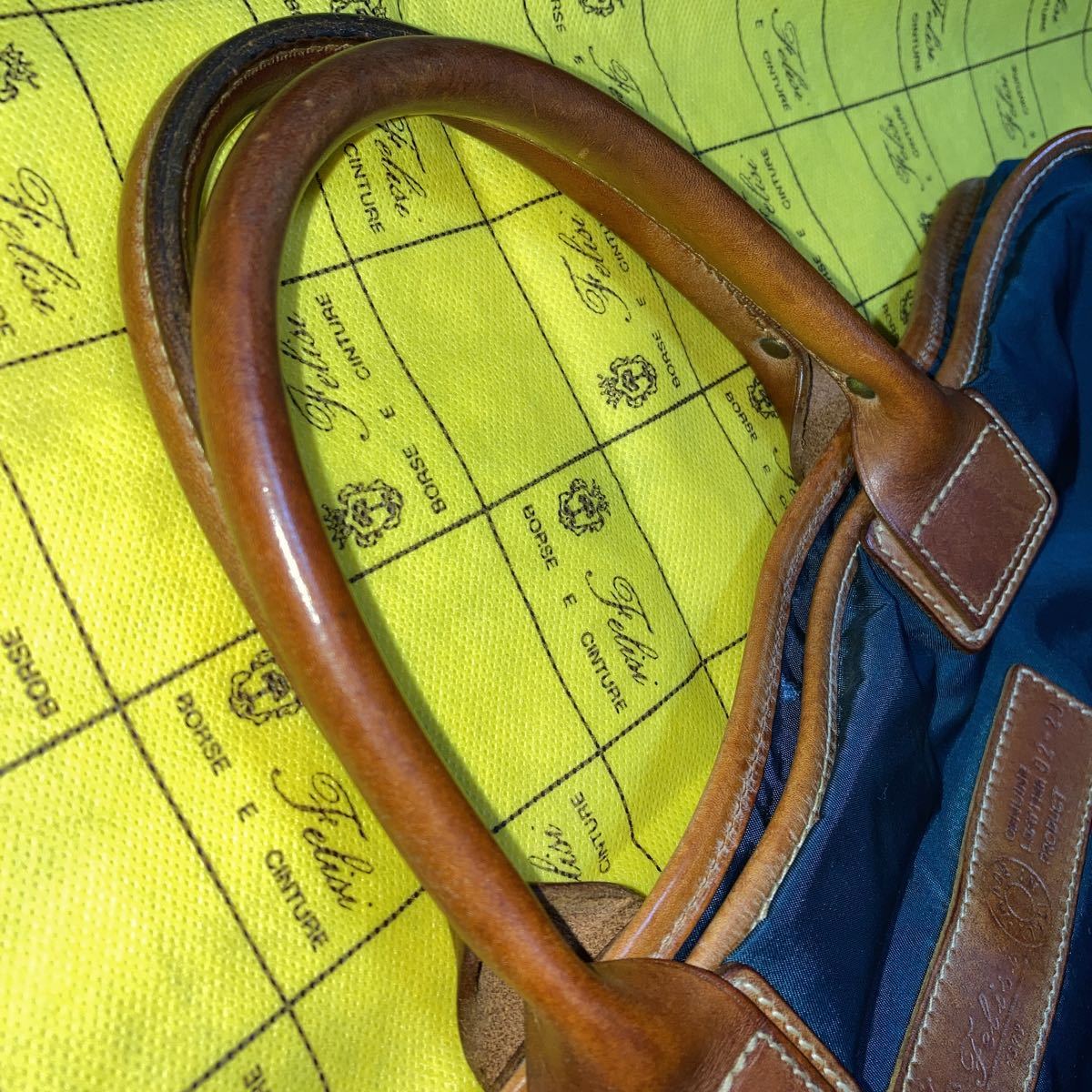 Yahoo!オークション - フェリージFelisi ナイロンレザーネイビーキャ...