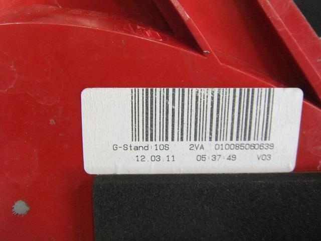 Yahoo!オークション - アウディ A4 DBA-8KCDN 右テールランプ