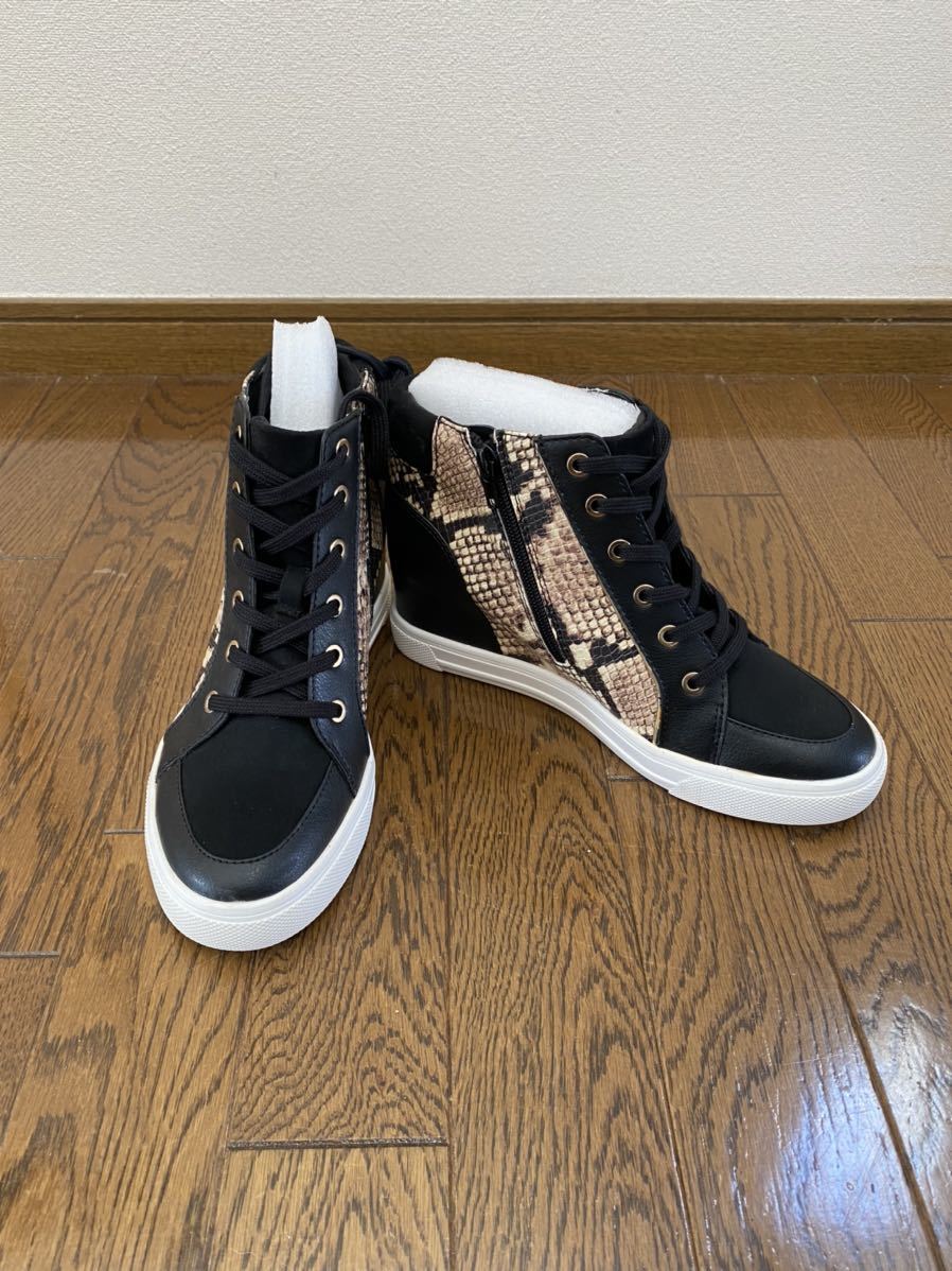 Yahoo!オークション - 新品未使用 ALDO アルド ヘビ柄 スニーカー イン...