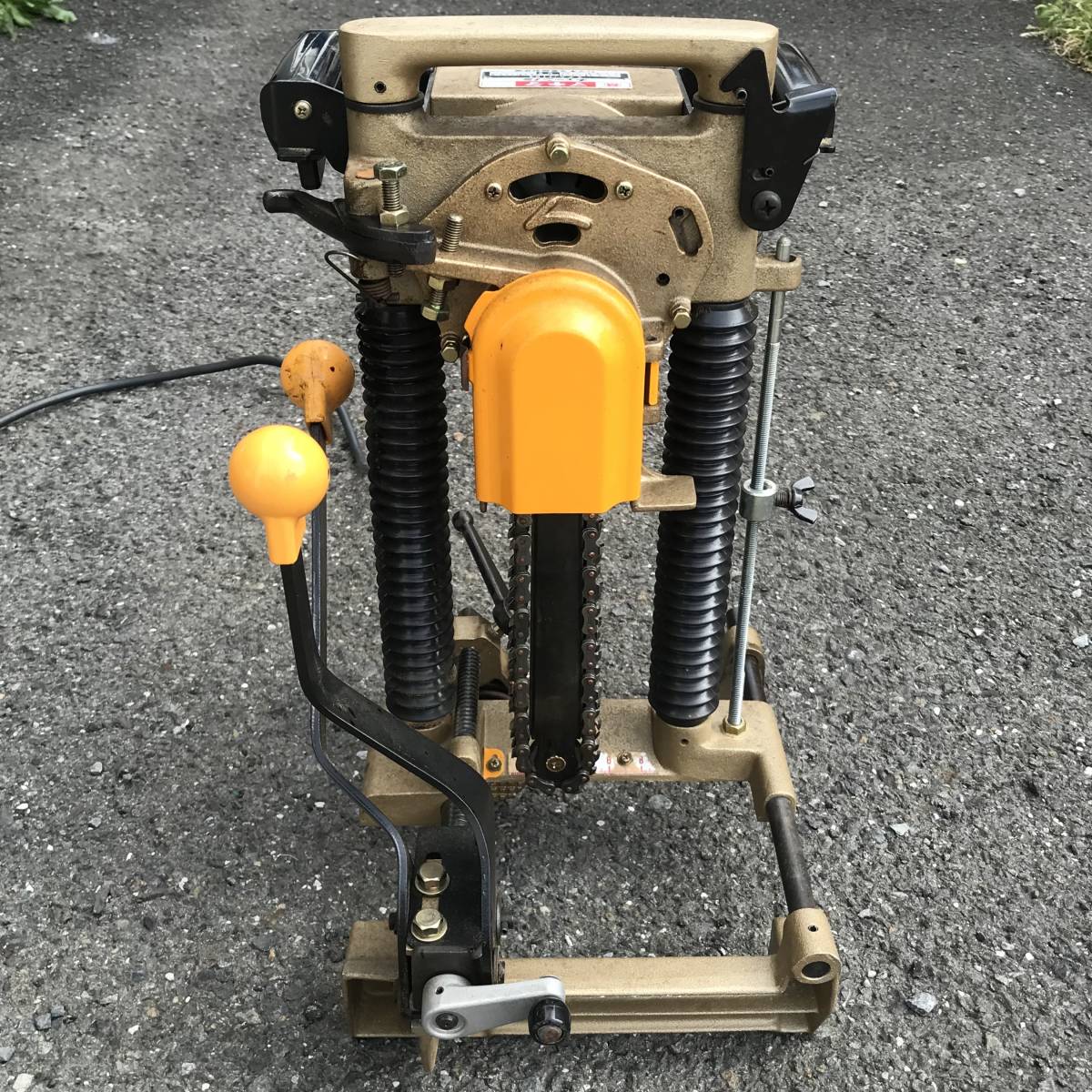 Yahoo!オークション - 美品 Makita マキタ チェーンノミ 7104 動作確認...