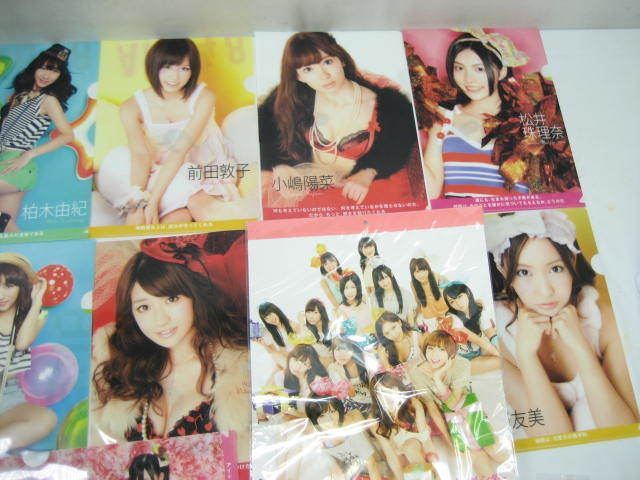 Yahoo!オークション - AKB48 2011 オフィシャルカレンダー PRESENT～神...