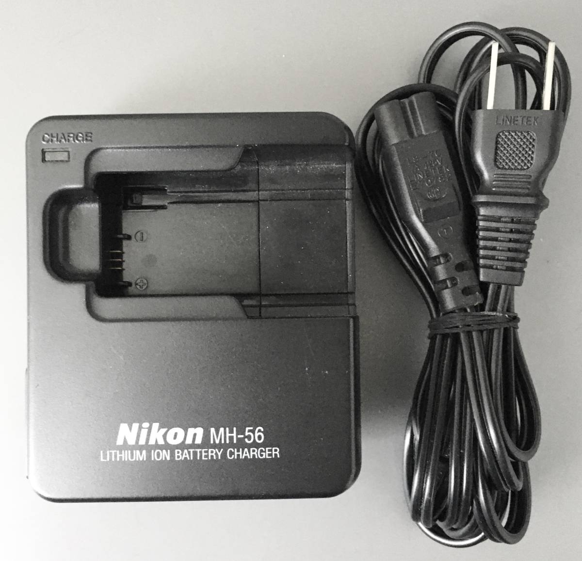 Nikon MH-56 ニコン純正 充電器 (COOLPIX 8400/8800 EN- EL7用 Nikon MH-56 ニコン純正 充電器 (COOLPIX 8400/8800 EN- EL7用