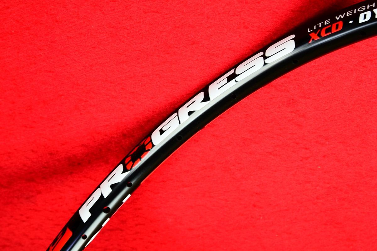 Yahoo!オークション - 新品 ペア可 PROGRESS XCD DYN Tubeless A6061 ...