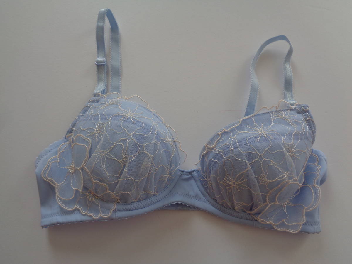 Yahoo!オークション - 新品ワコールWing・ 「fufu」 ブラジャーサ...