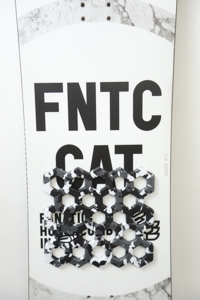 Yahoo!オークション - 中古 グラトリ 19/20 FNTC CAT 148cm スノーボー...