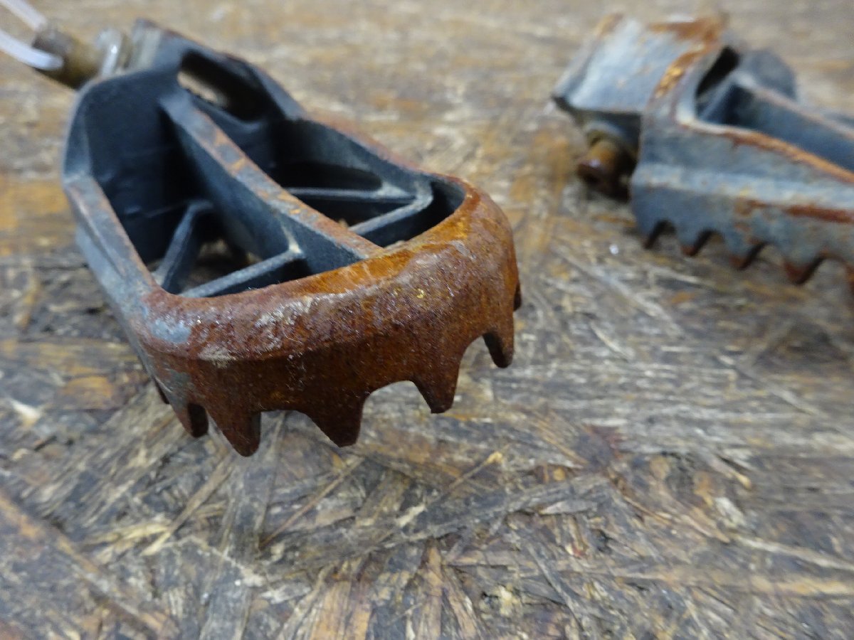 Yahoo!オークション - [G67]KTM 125 EXC VBKGSA209BM 145 純正 フット...