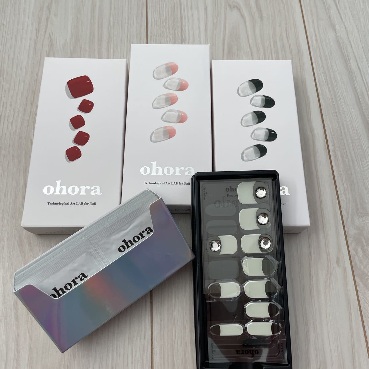 ohora ネイル セルフ オマケ付き フレンチネイル フレンチネイルブラシ 爪やすりブラックレッド ホワイトネイルシートジェルネイル(ネイルシール)｜売買されたオークション情報、yahooの ...