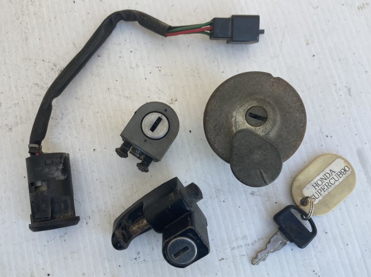 Yahoo!オークション - スーパーカブ90DX 最終型(V)丸目 (HA02-214) キ...