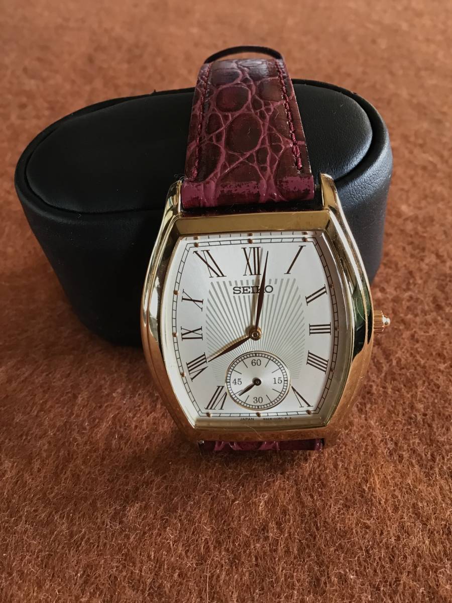 SEIKO オールドクォーツ1976年 特殊文字盤 時計 SEIKO オールドクォーツ1976年 特殊文字盤 時計