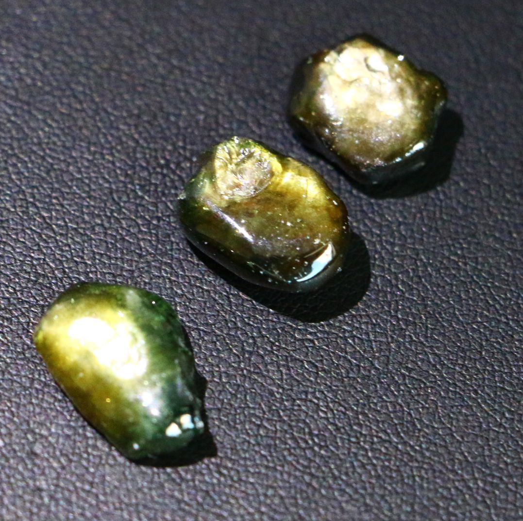 Yahoo!オークション - 天然石 28.4ct ブラックスターサファイア 原石 3...
