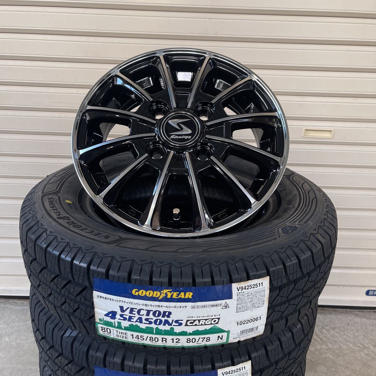ストラテジーK102 オールシーズンタイヤ グッドイヤーベクター4シーズンカーゴ145/80R12 軽トラ N-VANサンバー ハイゼット エブリィ(スタッドレスタイヤ)｜売買された ...