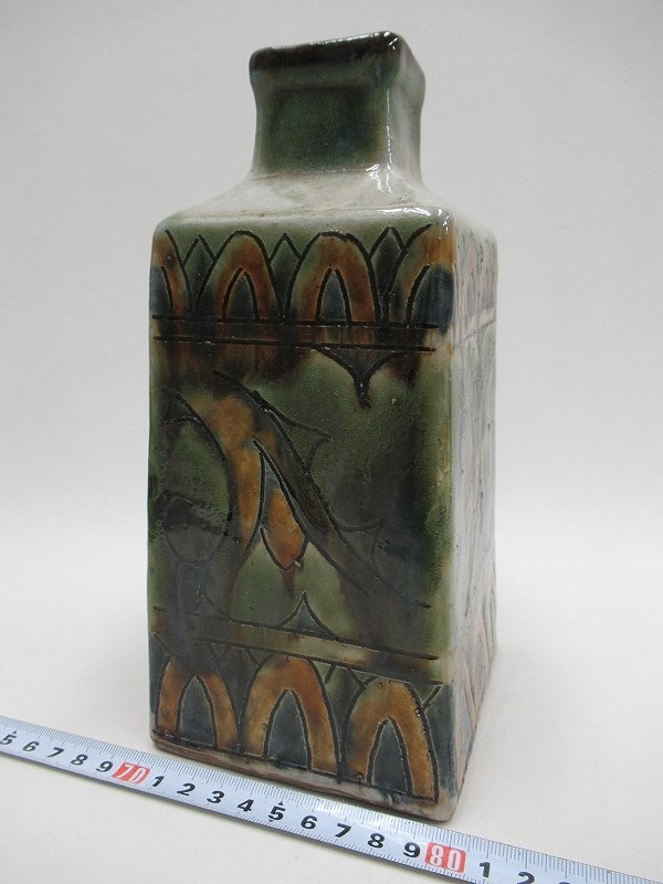 Yahoo!オークション - D1772 照屋佳信 線刻文 角瓶 四方花入 花生 花瓶...