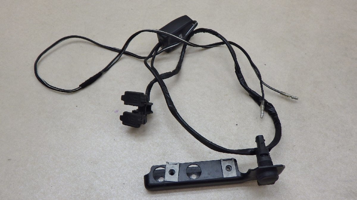 Yahoo!オークション - A823 F800S ヘラーソケット USB電源 BMW