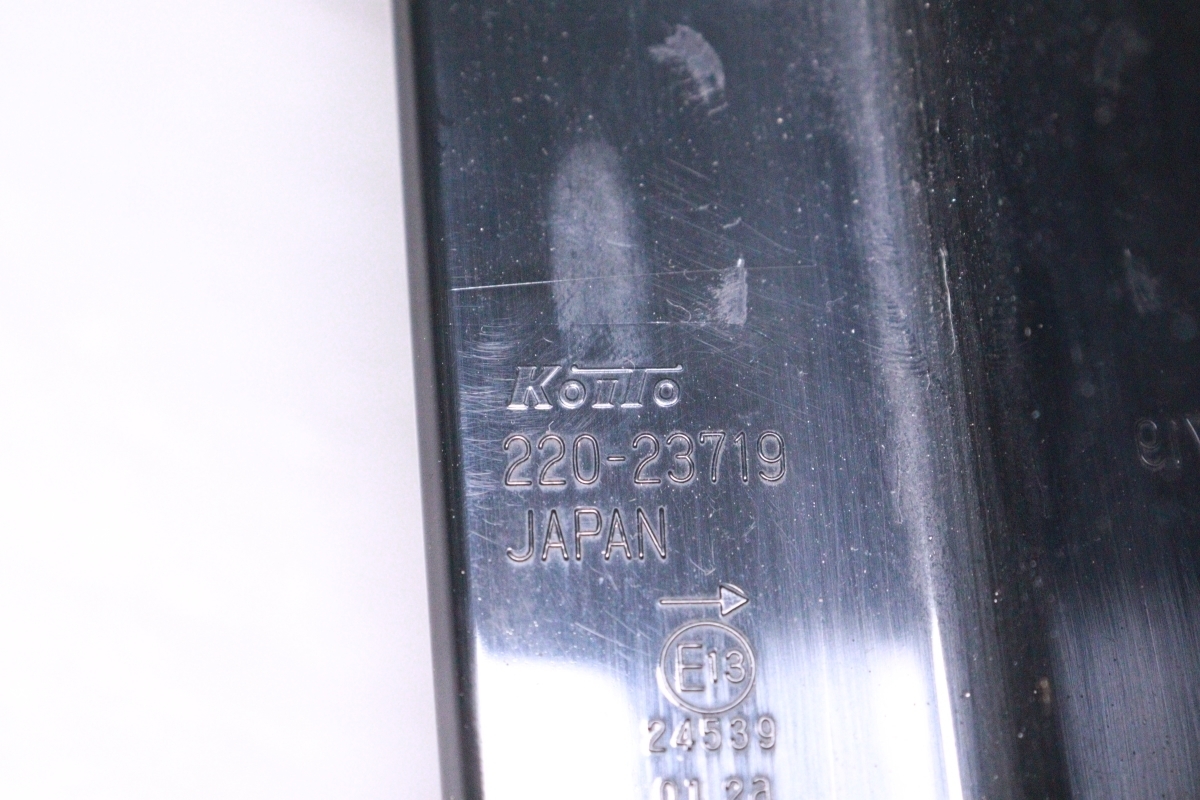 Yahoo!オークション - 20-200 前期 LED C27 セレナ 右テールライト KOI...