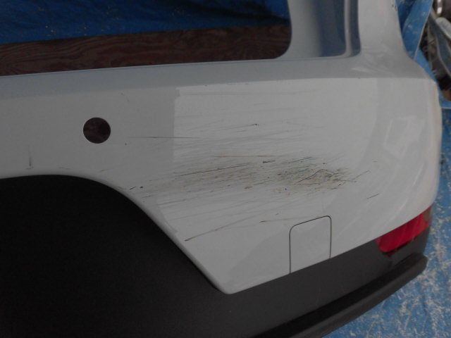 Yahoo!オークション - ポルシェ マカン 95B リアバンパー 白 R832