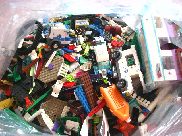 大量 LEGO 6.5 kg パーツ 小物 部品 特殊 フレンズ ディズニー 基礎板 ベースプレート 飛行機 ポリス 警察 パトカー 自動車 キャタピラ(パーツ、部品)｜売買されたオークション ...
