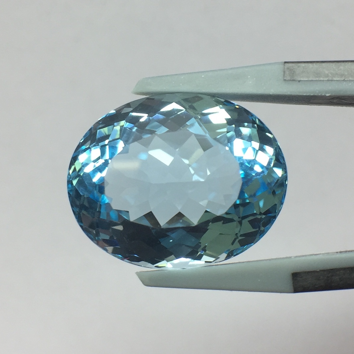 Yahoo!オークション - 天然ブルートパーズ 大粒 12.94ct 約15.8x12.7x8...