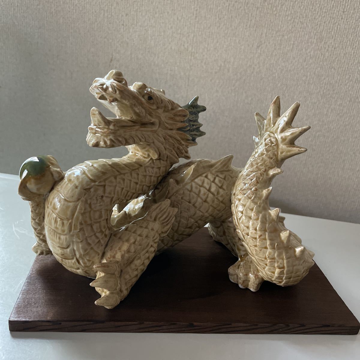 Yahoo!オークション - 龍 辰 置物 陶器 台付 Yahoo!オークション - 龍 辰 置物 陶器 台付