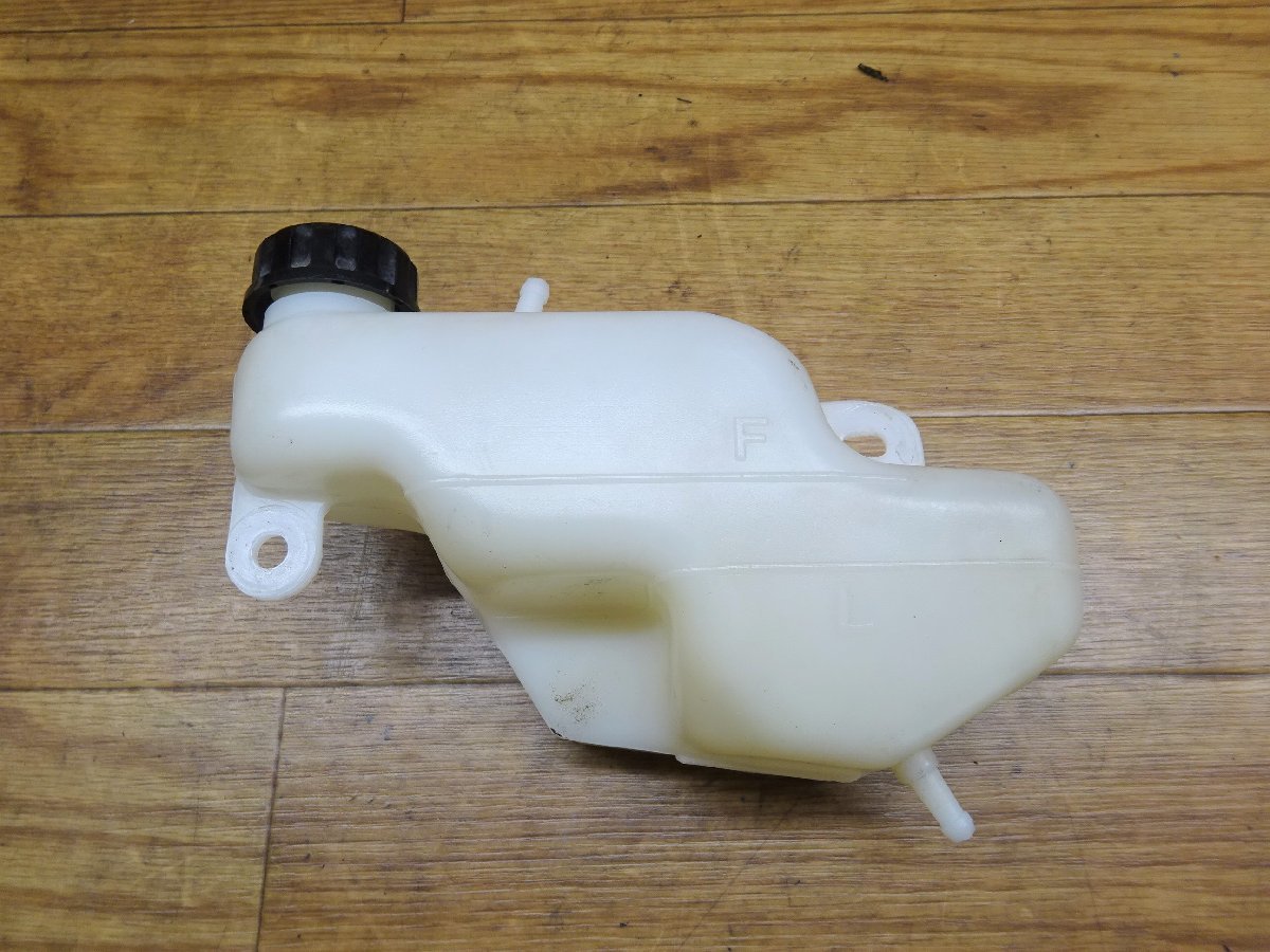 Yahoo!オークション - [K82] バリオス2 ZR250B 純正 クーラントタンク ...