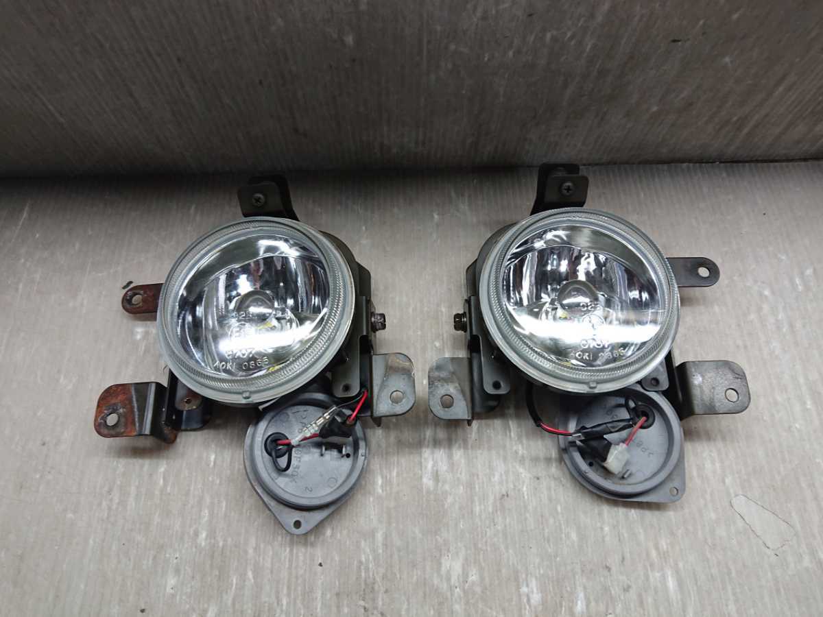 Yahoo!オークション - ミニキャブ U61 純正 フォグランプ 0865 タウン...