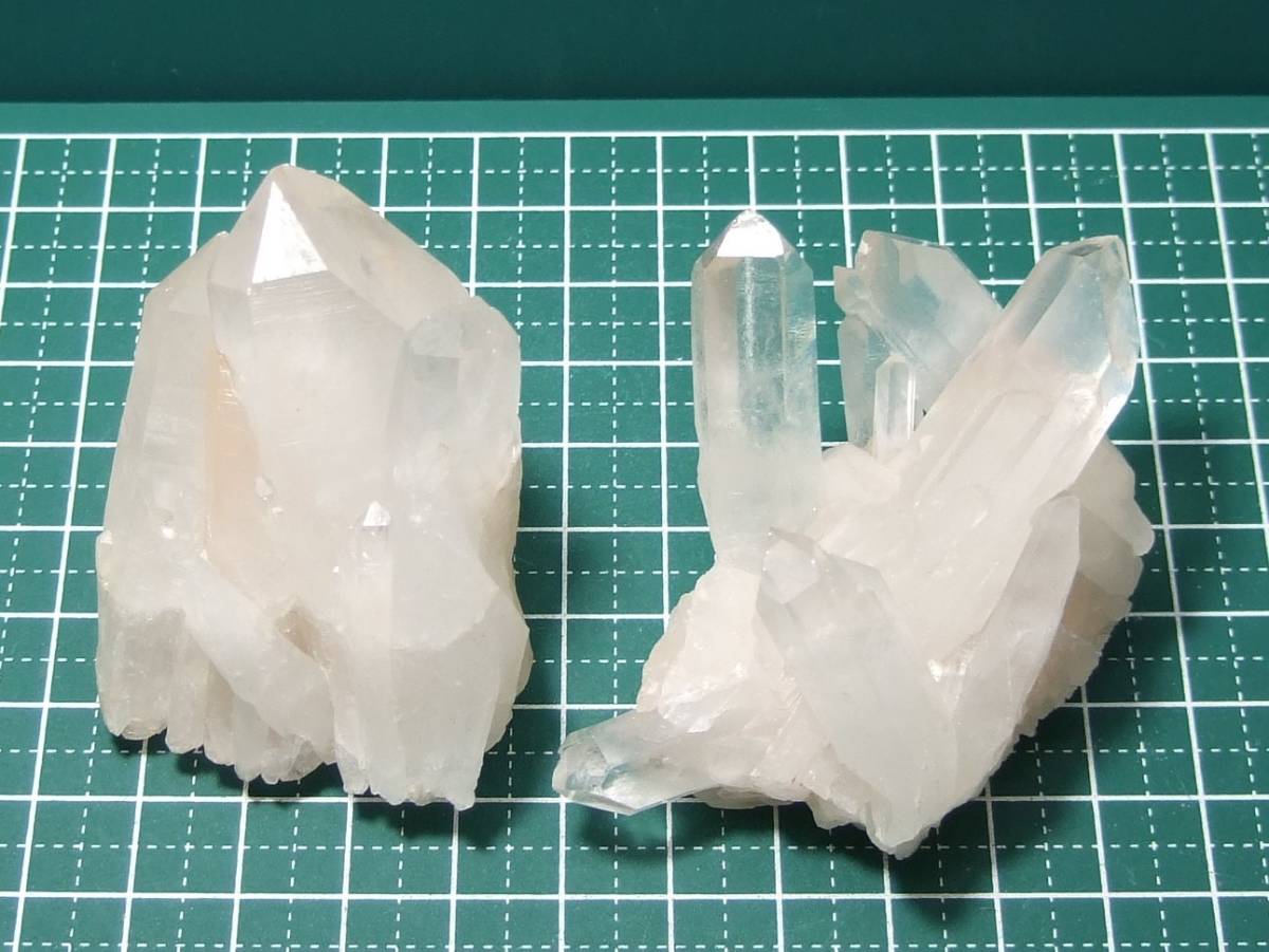 Yahoo!オークション - マダガスカル産 水晶クラスター (2個重量約147g)