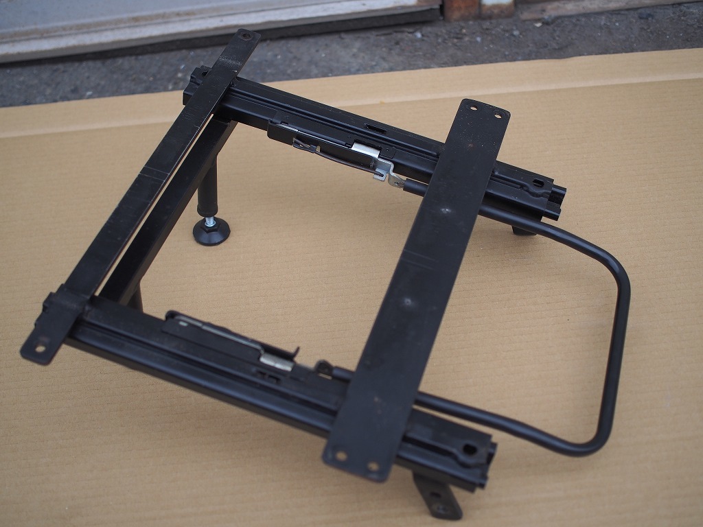 Yahoo!オークション - ローバーミニ 99Xシートレール中古左 レカロに