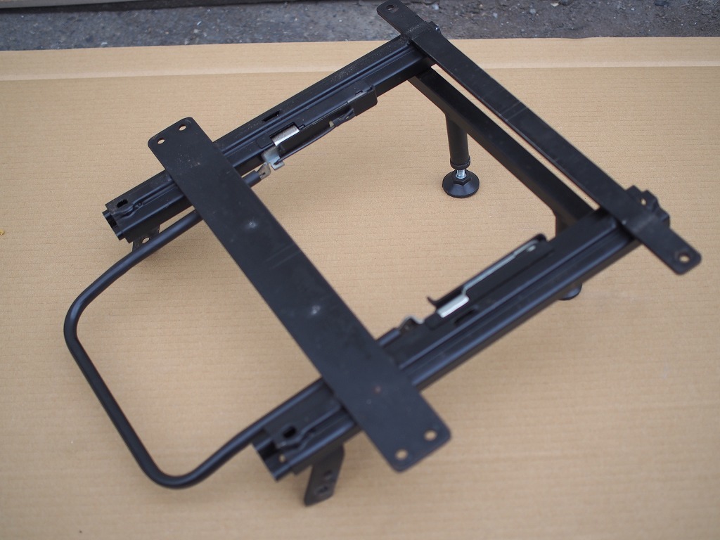 Yahoo!オークション - ローバーミニ 99Xシートレール中古左 レカロに