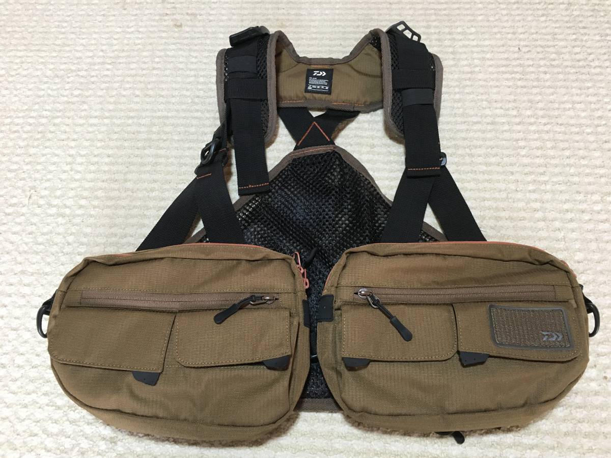 Yahoo!オークション - ダイワ ライトフィッシングベスト DV-3522 中古...