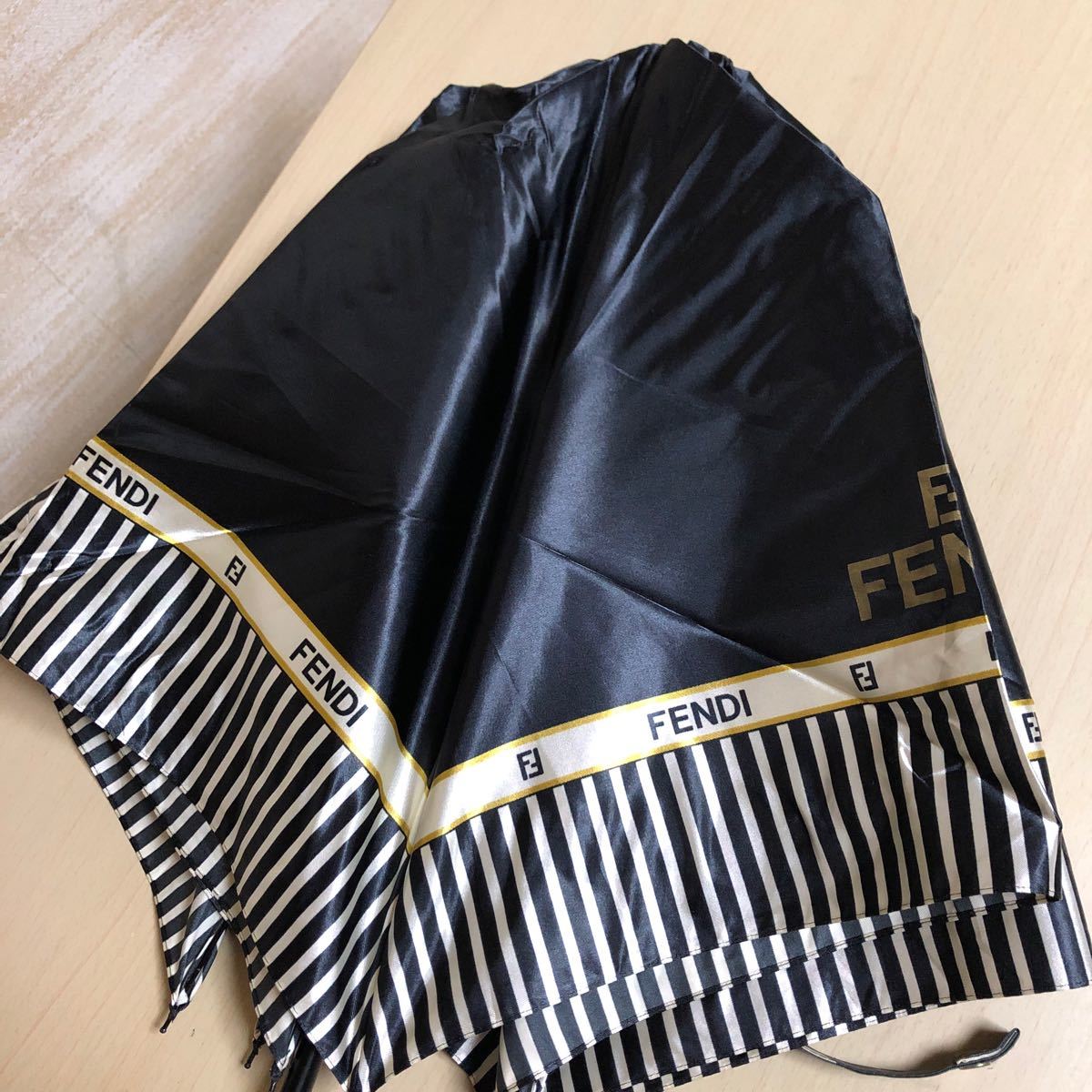 希少品 FENDI折りたたみ傘 黒|Yahoo!フリマ(旧PayPayフリマ) 希少品 FENDI折りたたみ傘 黒|Yahoo!フリマ(旧PayPayフリマ)