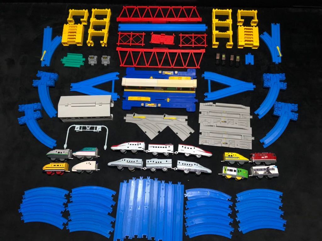 プラレール 大量 同梱不可 レイアウト Wループ 自動乗換駅 橋 車両基地 車庫 動力車2台 の情景とレールセット Z01(レール部品)｜売買されたオークション情報、yahooの商品情報を ...