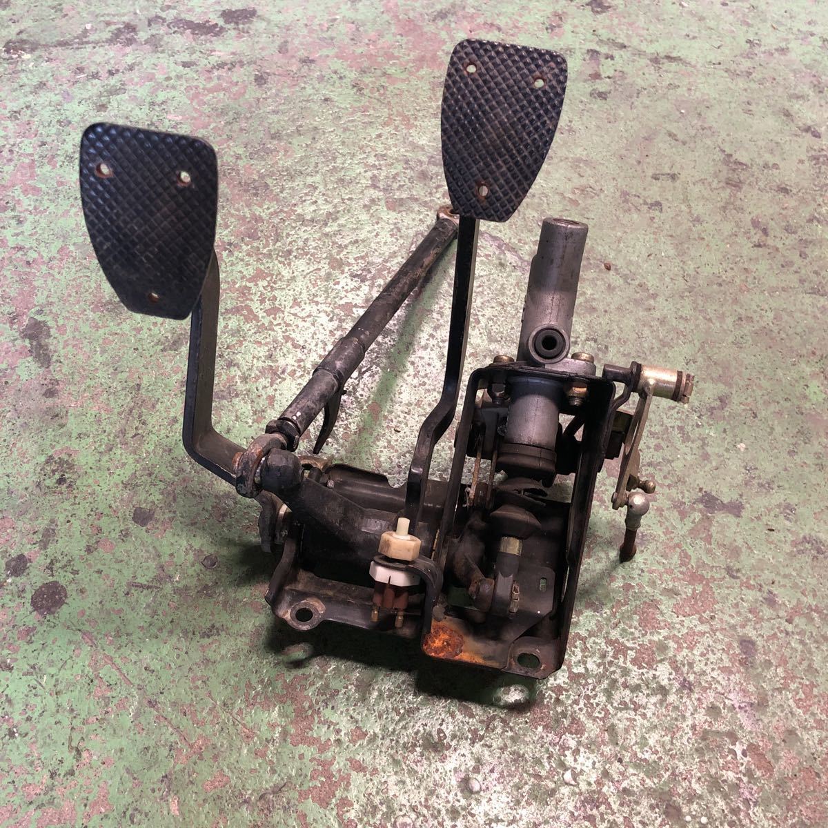 Yahoo!オークション - ポルシェ964 ペダルセット