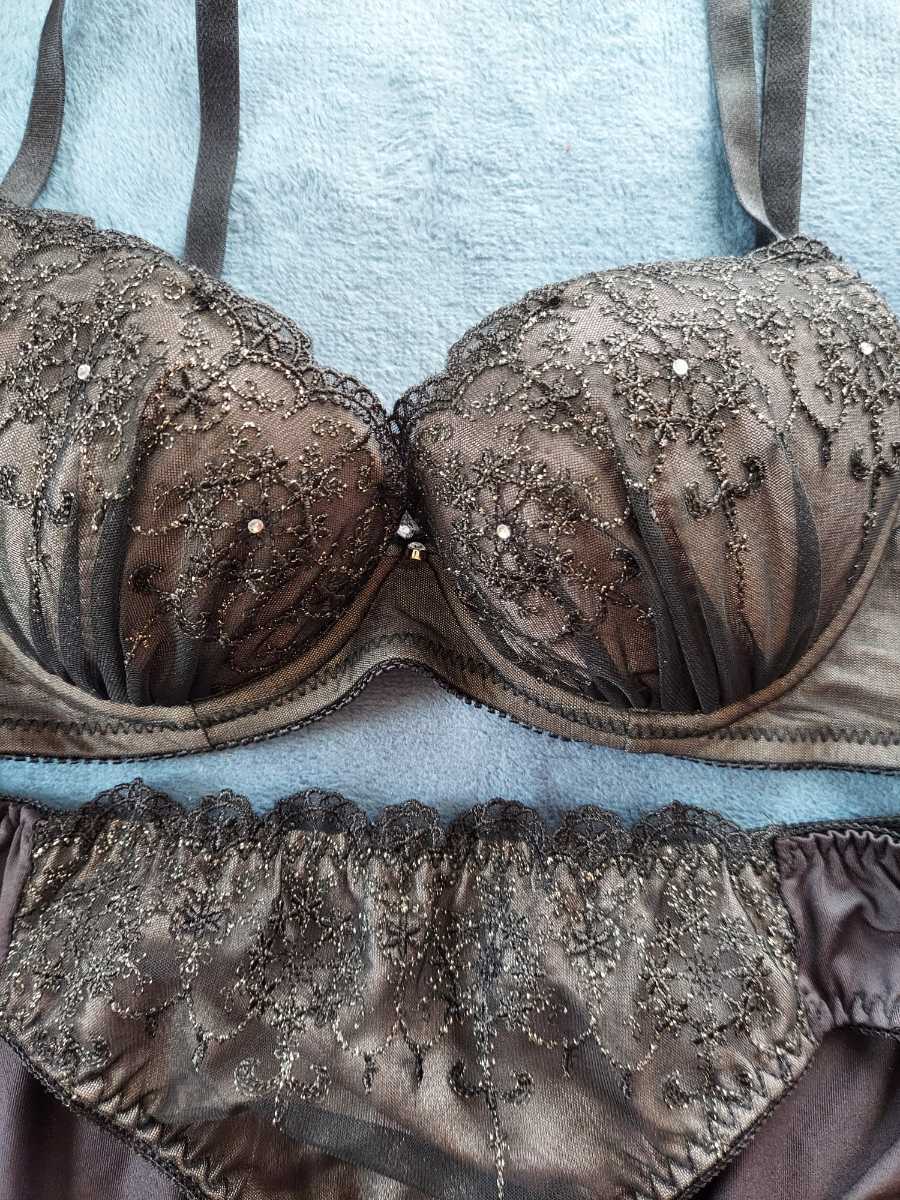 Yahoo!オークション - 新品 ブラ&ショーツセット ラメ刺繍 ビジューA75