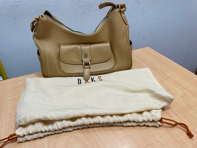 Yahoo!オークション - DAKS ダックス バッグ ハンドバッグ 色ベージュ...