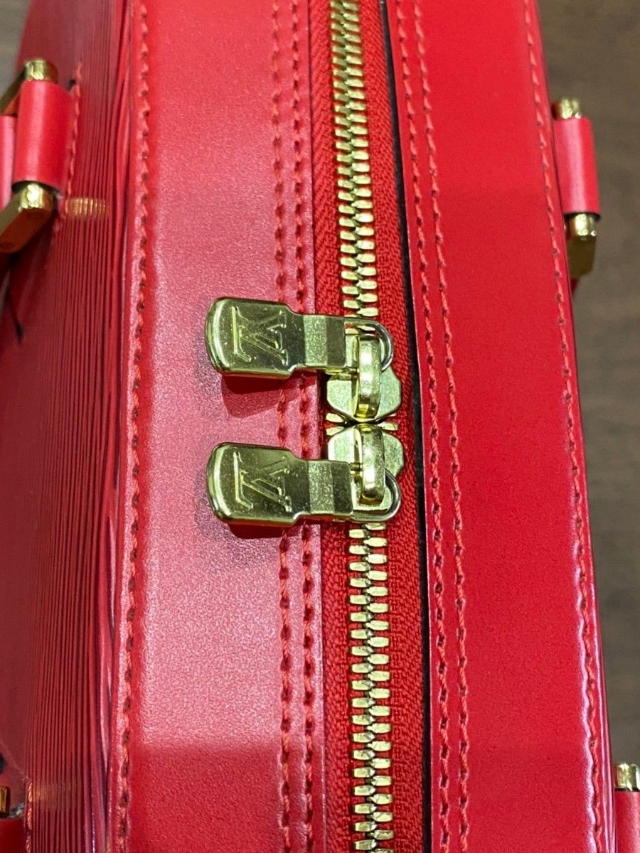 LOUIS VUITTON ルイ ヴィトン エピ サブロン 赤|Yahoo!フリマ LOUIS VUITTON ルイ ヴィトン エピ サブロン 赤|Yahoo!フリマ