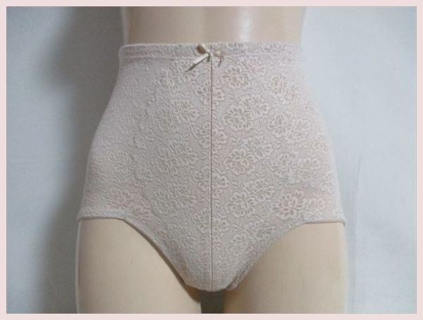 Yahoo!オークション - 4885 ≪W64≫ 未着用 triumph ピチ妖艶 成熟可愛...