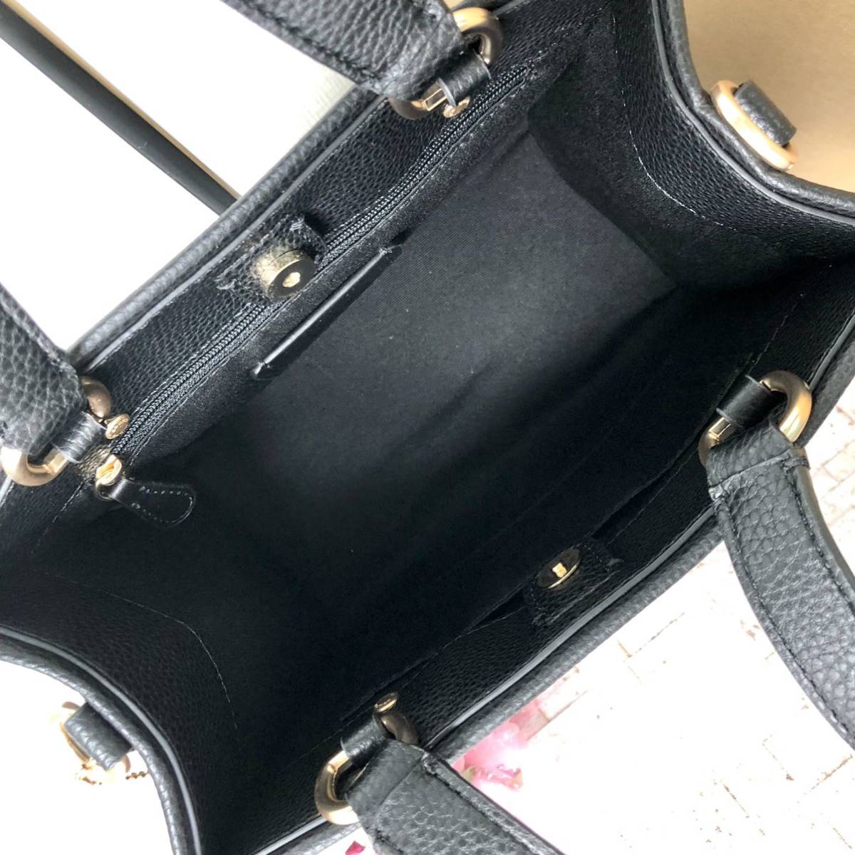 新品 COACH ハンドバッグ ショルダー 丸ロゴ ブラック(小 新品 COACH ハンドバッグ ショルダー 丸ロゴ ブラック(小
