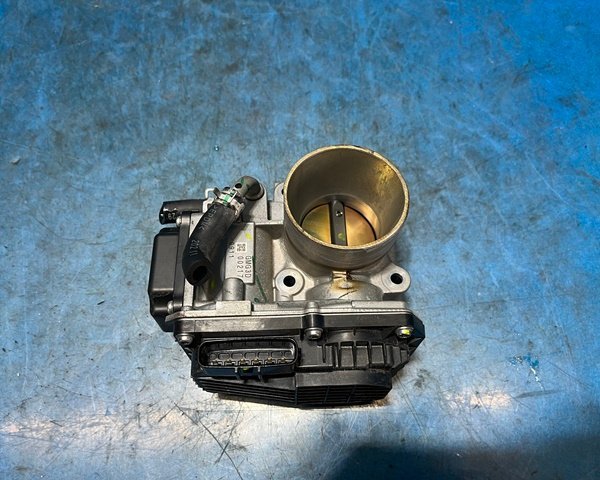 Yahoo!オークション - フィット GR1 スロットルボディ 管理番号 4412