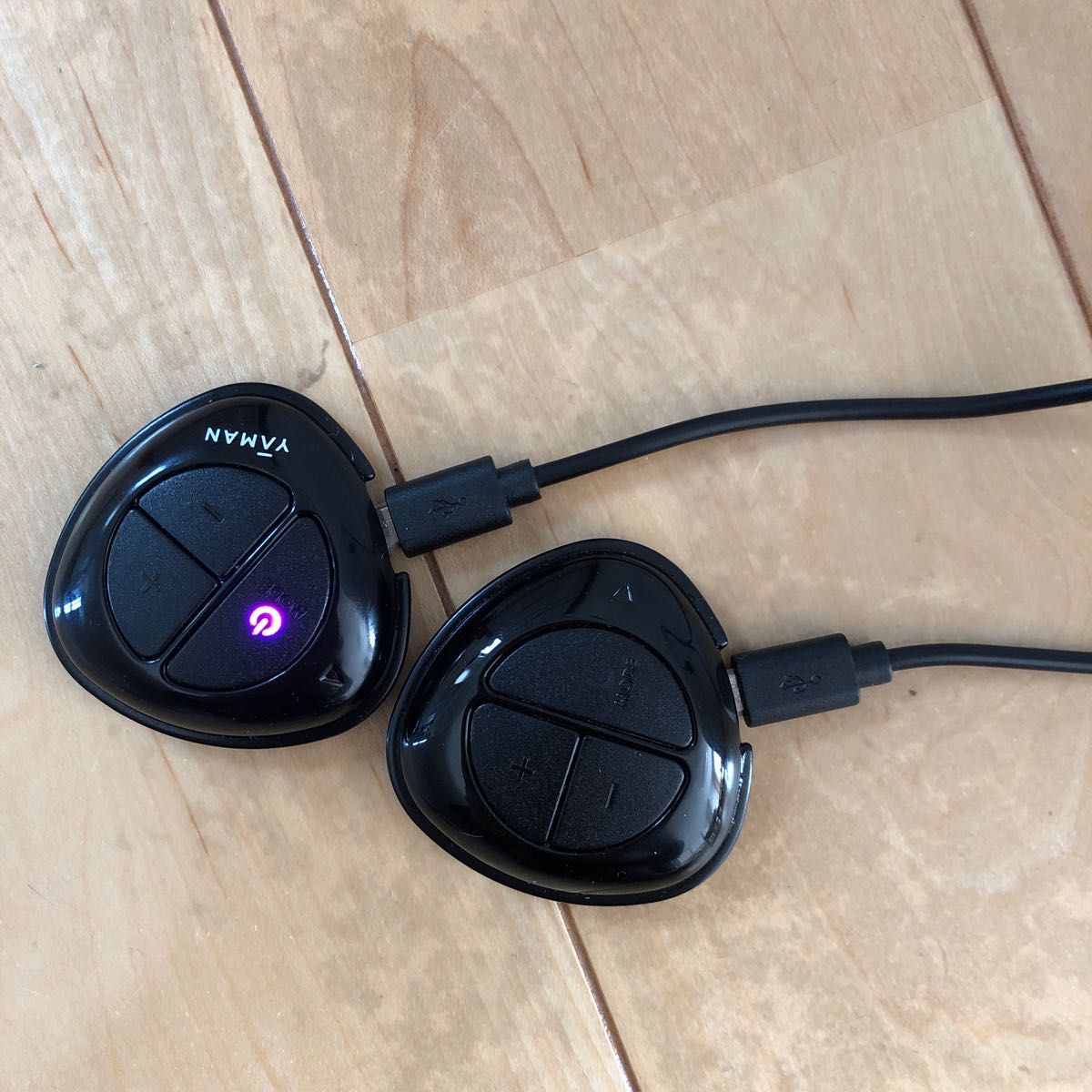 ヤーマン メディリフト EP-14BB コントローラーと充電器のみ ヤーマン メディリフト EP-14BB コントローラーと充電器のみ