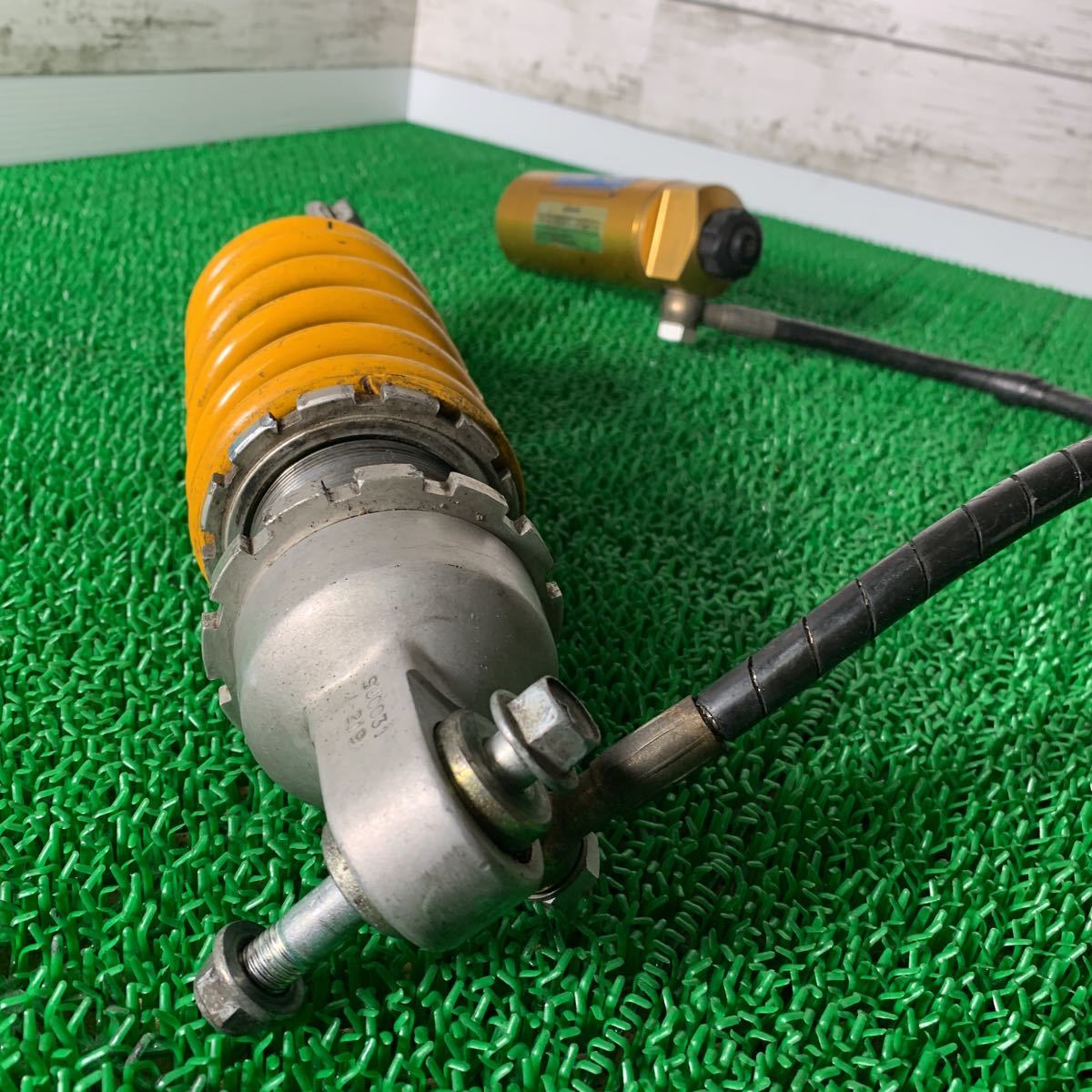 Yahoo!オークション - SUZUKI GSX-R750 オーリンズ リアサスペンション...