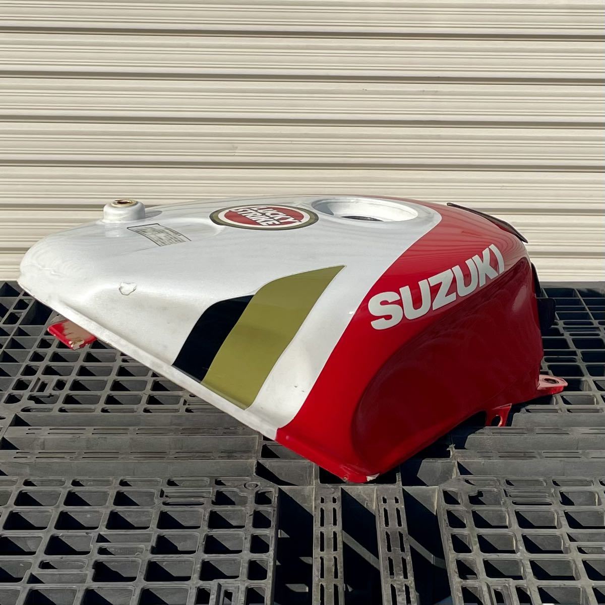 Yahoo!オークション - RGV250ガンマ VJ22 フューエルタンク 燃料タンク...