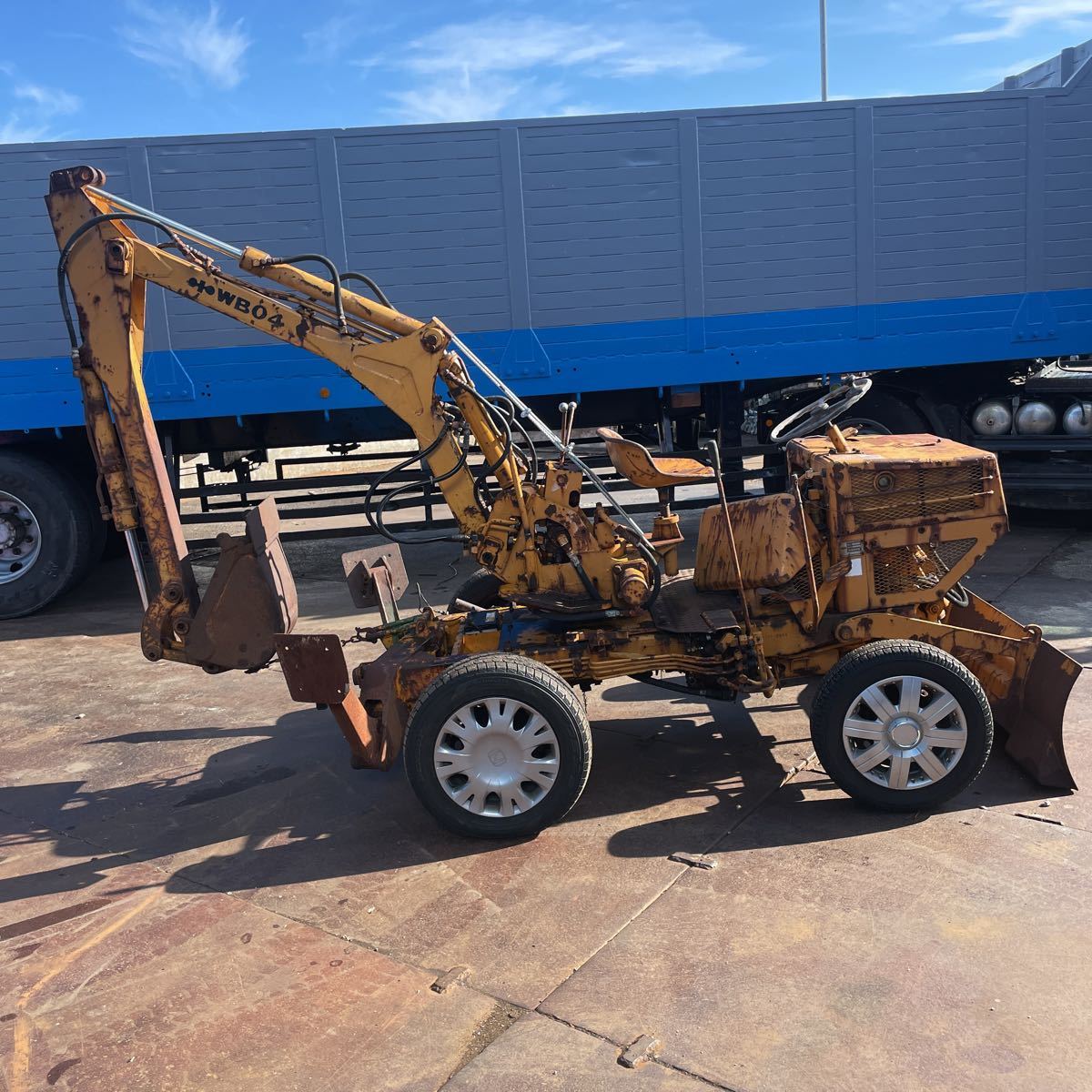 Yahoo!オークション - KOMATSU 小松 WB04-2 ミニショベル