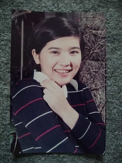 Yahoo!オークション - 桜田淳子 カラーブロマイド（縦13・8cm 横...