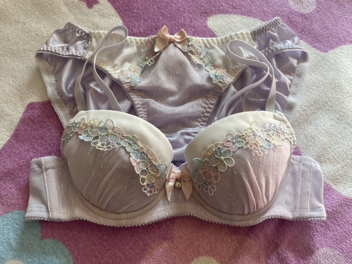 Yahoo!オークション - 新品／未使用 ブラショーツセット B65／M クロー...